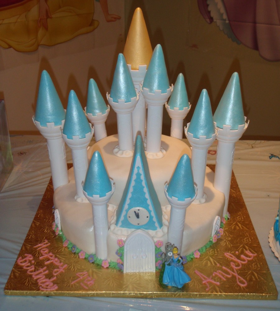 Cinderella's Castle - CakeCentral.com