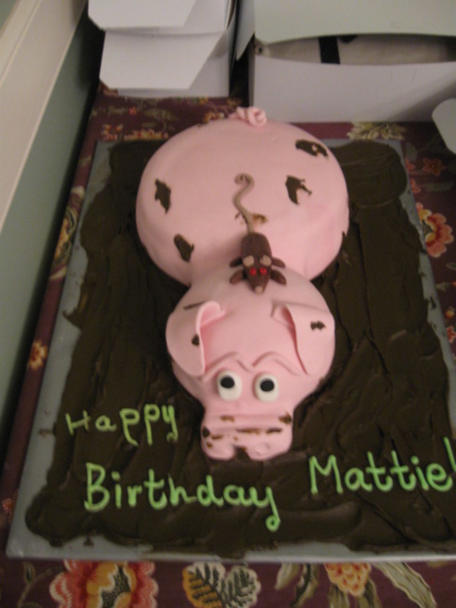 Pig And Mouse - CakeCentral.com