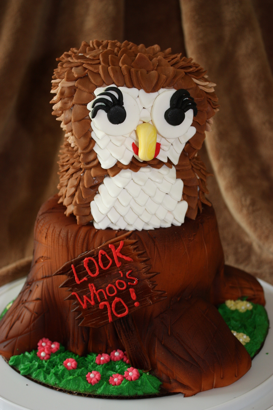 Whoo's 70 - CakeCentral.com