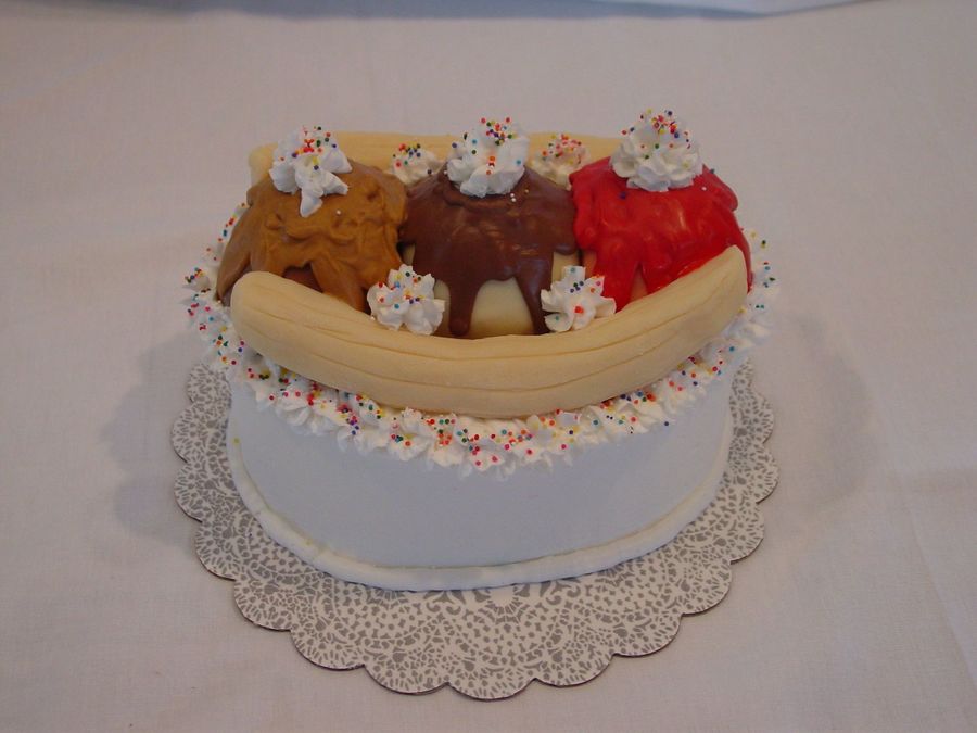 Banana Split - CakeCentral.com
