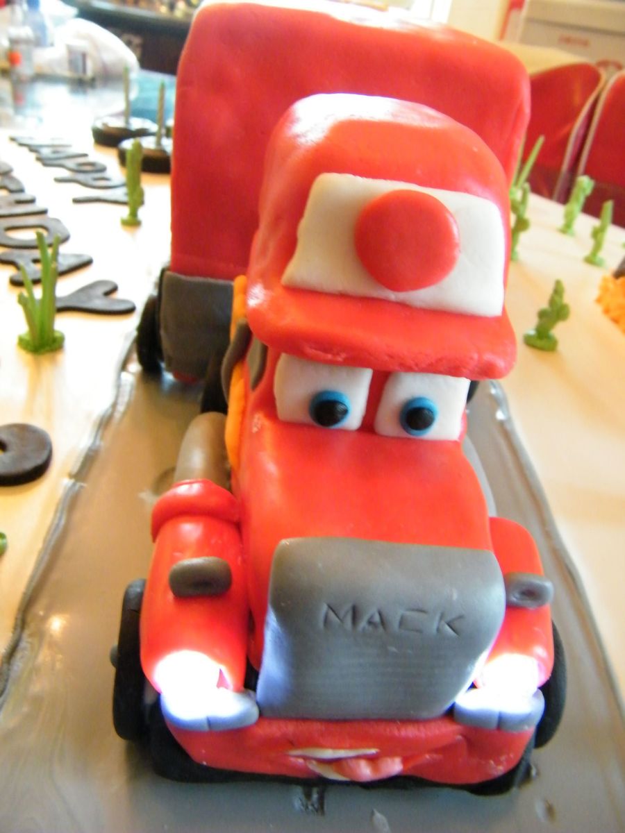 Mack Truck - CakeCentral.com