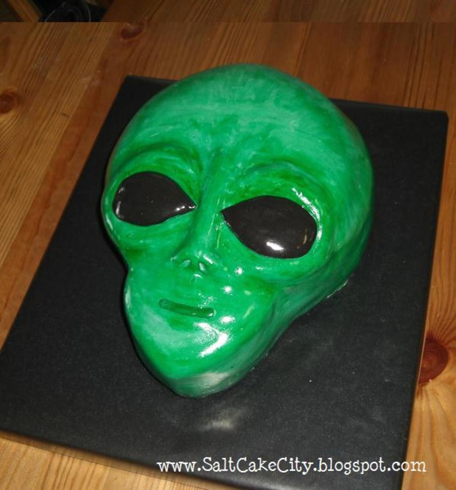Alien Head Cake - CakeCentral.com