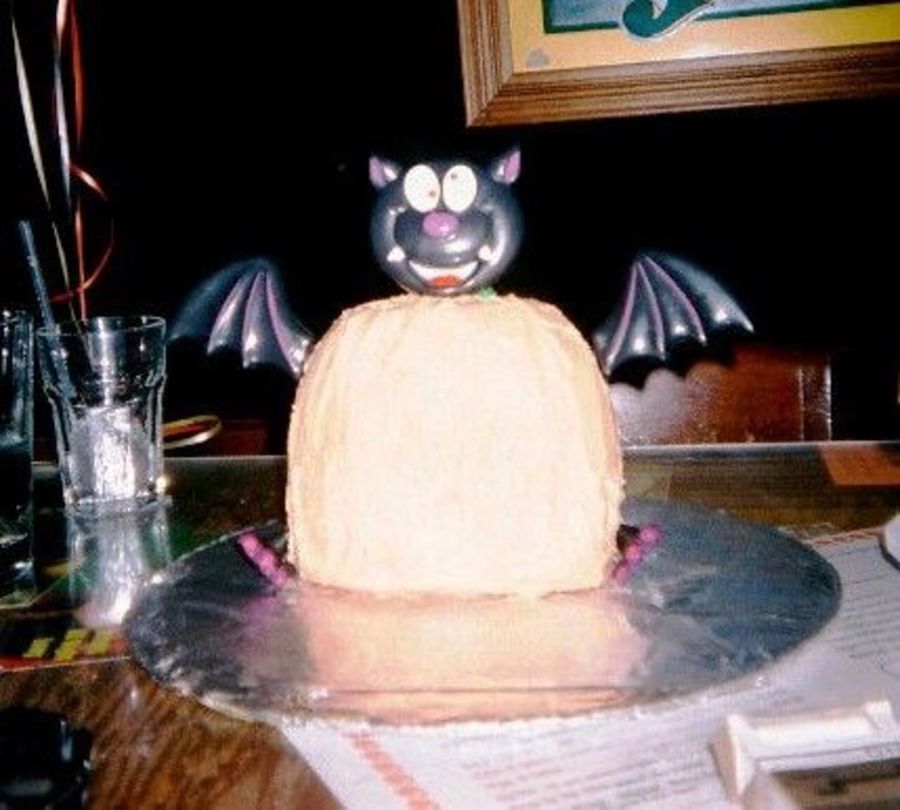Batty Cake - CakeCentral.com