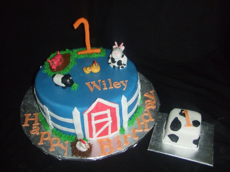 Barnyard 1St Birthday - CakeCentral.com