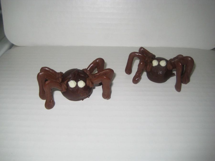 Cake Ball Spiders - CakeCentral.com