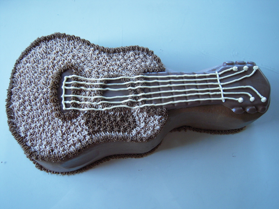 Guitar Cake - CakeCentral.com