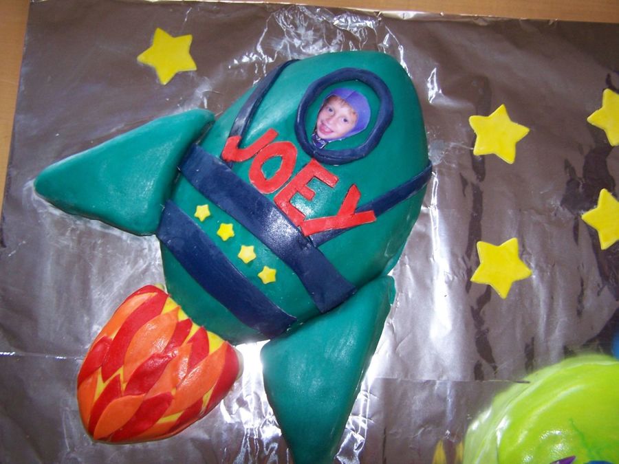Buzz Lightyear Rocket - CakeCentral.com