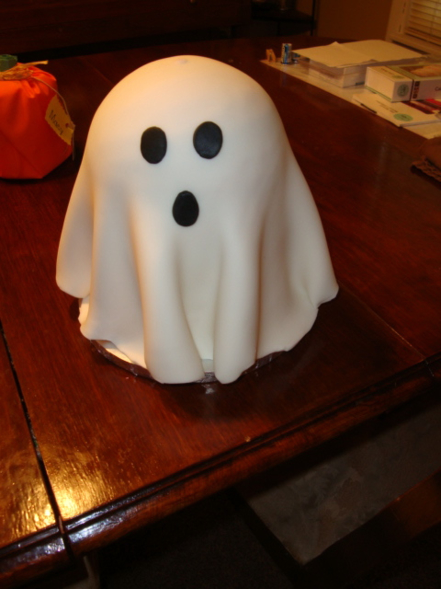 Friendly Ghost - CakeCentral.com
