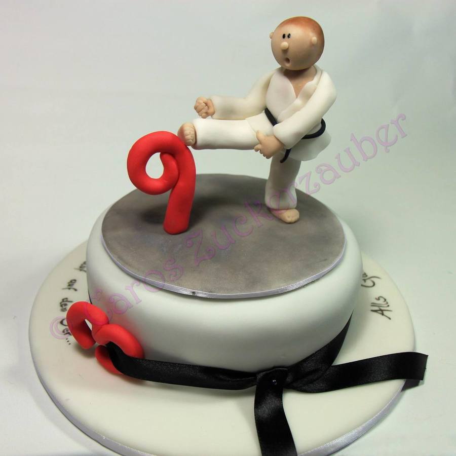 Karate Fighter - CakeCentral.com