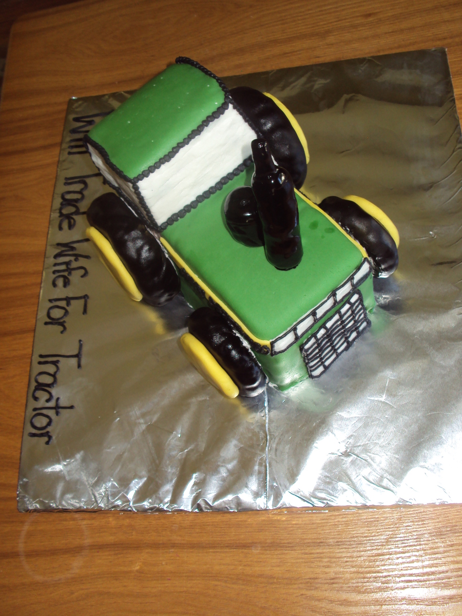 3D John Deere Tractor - CakeCentral.com