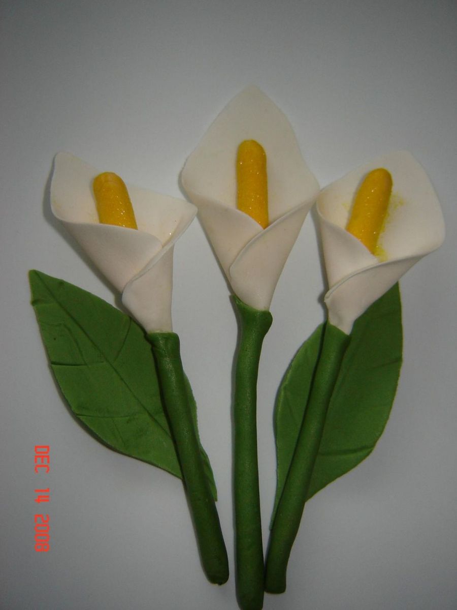 Gum Paste Calla Lilies - CakeCentral.com