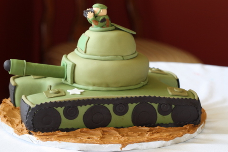 Army Tank Cake - CakeCentral.com