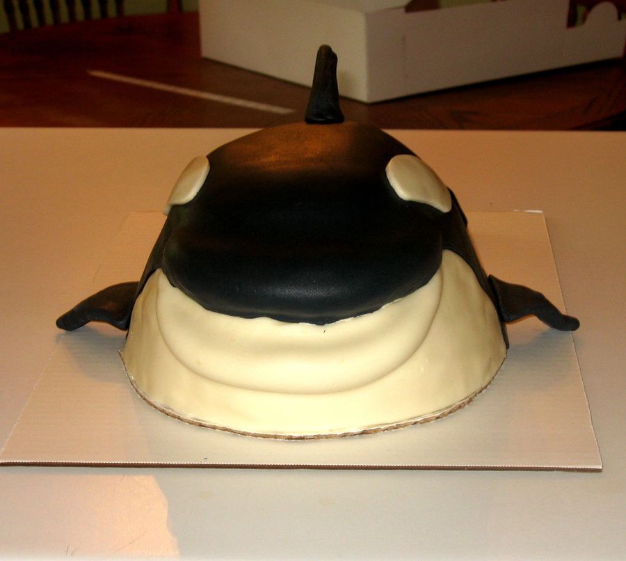 Shamu - CakeCentral.com