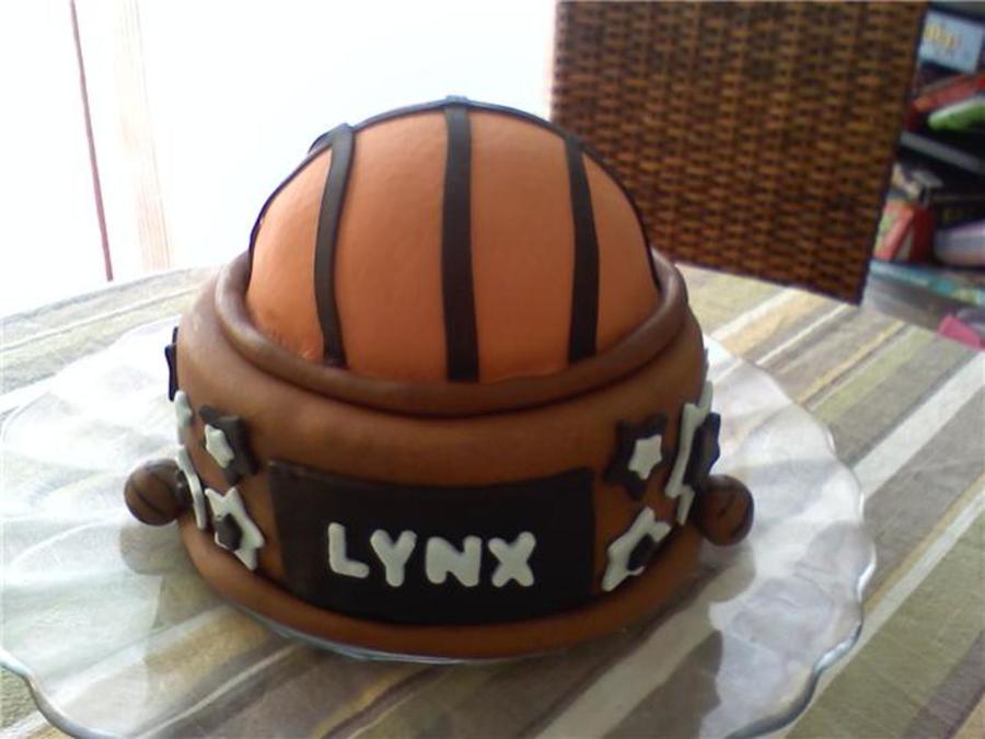 Basketball Team Trophy Cake - CakeCentral.com