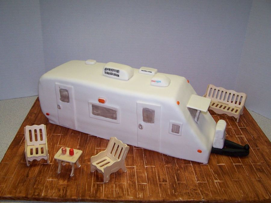 Travel Trailer Cake - CakeCentral.com