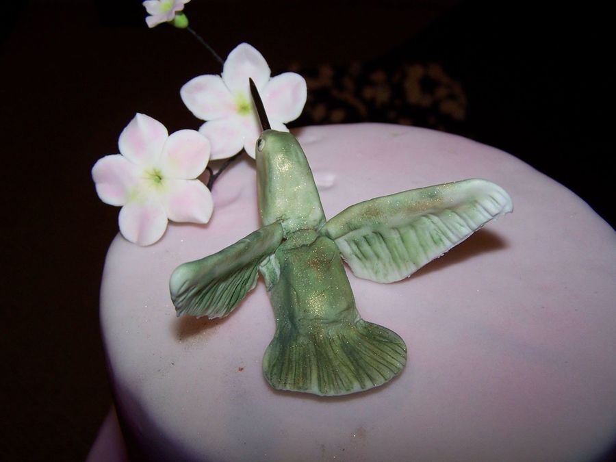 First Attempt At A Fondant Hummingbird - CakeCentral.com