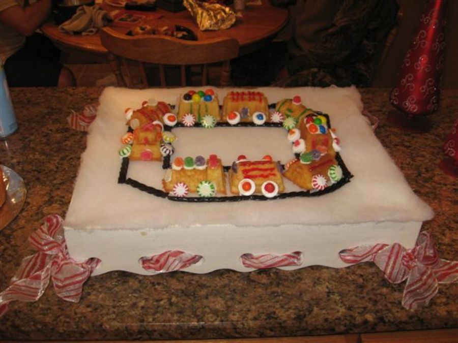 Train Cake - CakeCentral.com