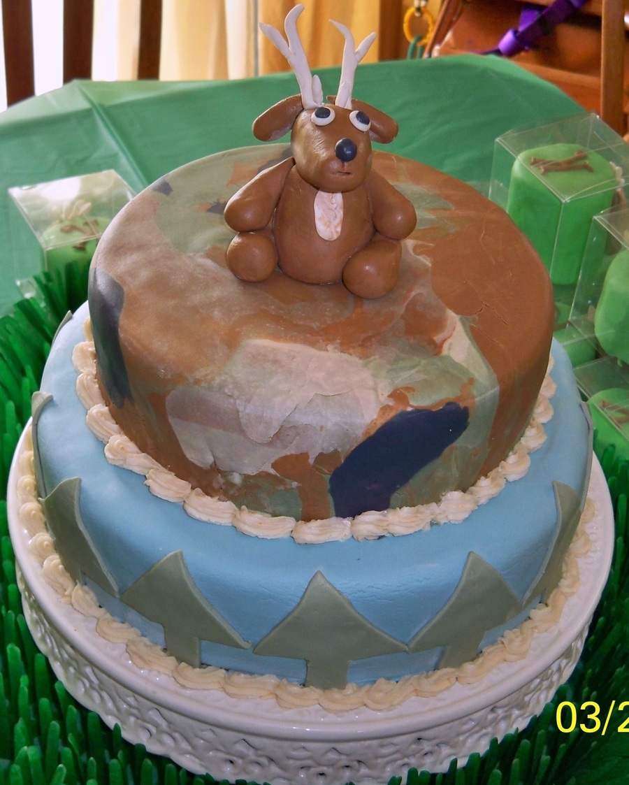 Deer And Camo - CakeCentral.com