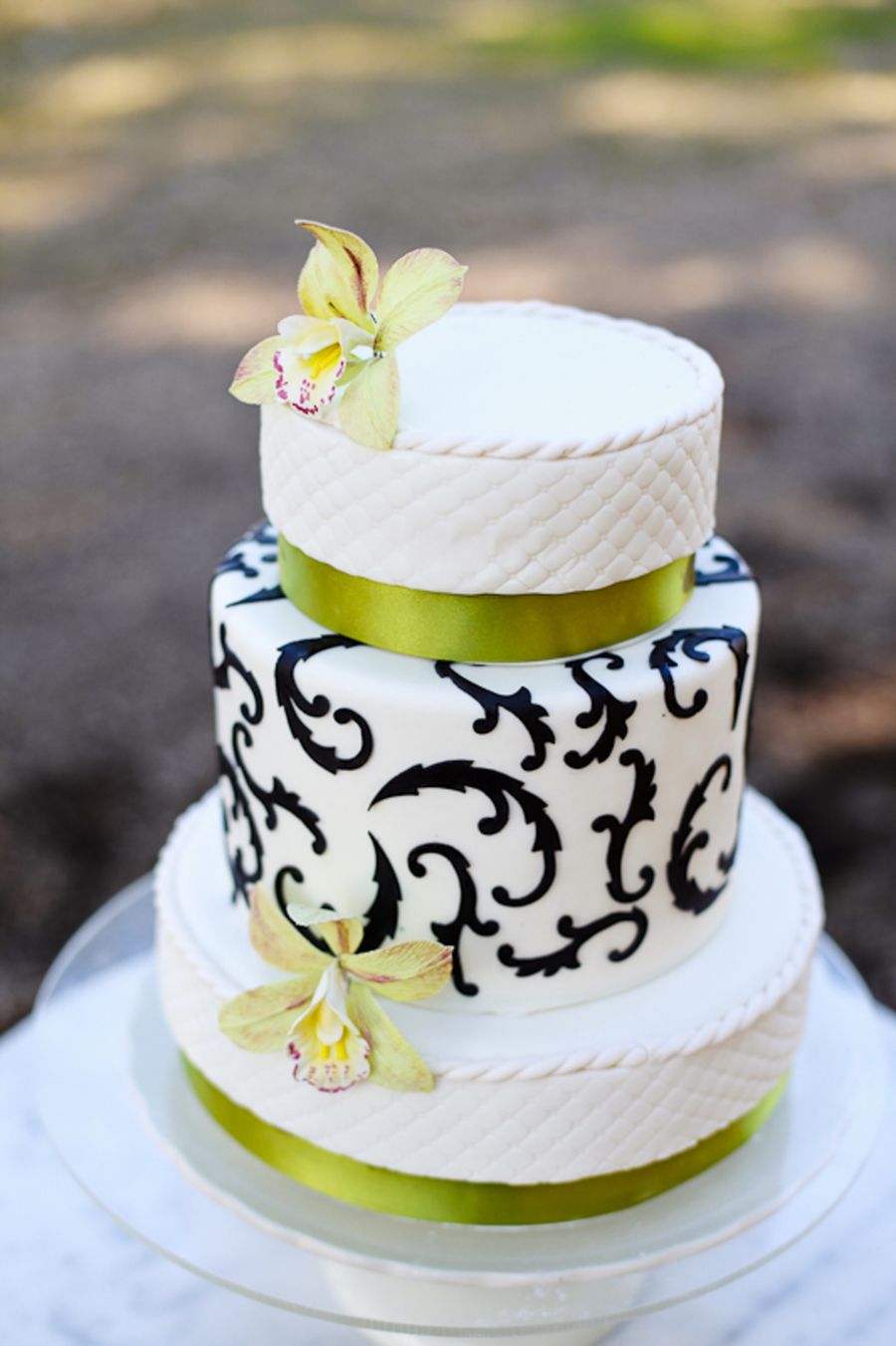 Petit Round Wedding Cake - CakeCentral.com