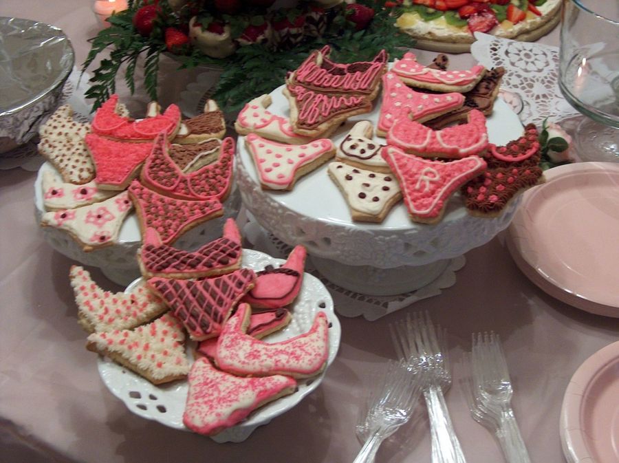 Bras__Panties.jpg - CakeCentral.com