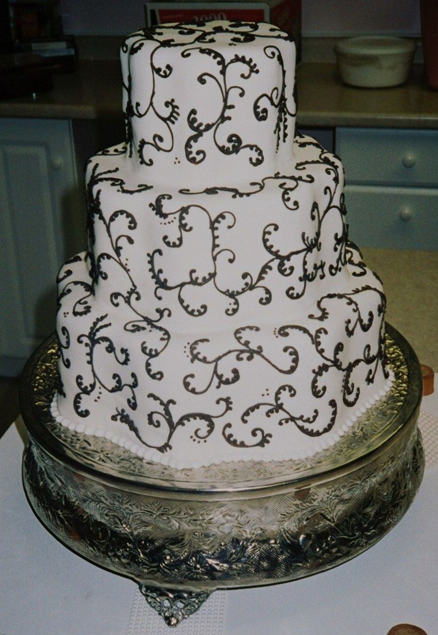 Black Scrollwork - CakeCentral.com