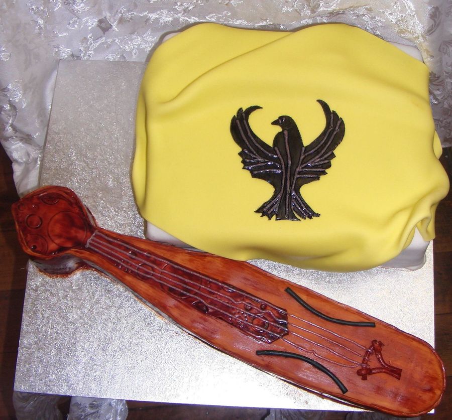 Pontian Lyra And Flag - CakeCentral.com