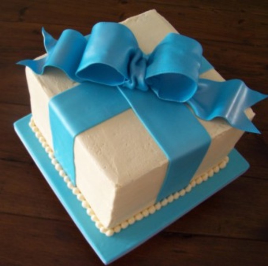 Present Cake - CakeCentral.com