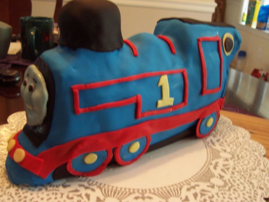 Thomas The Tank Engine - CakeCentral.com