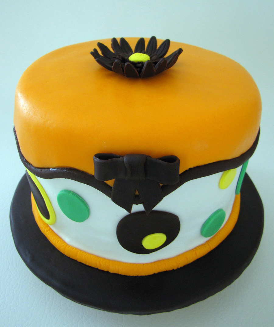 Dots And Daisies - CakeCentral.com