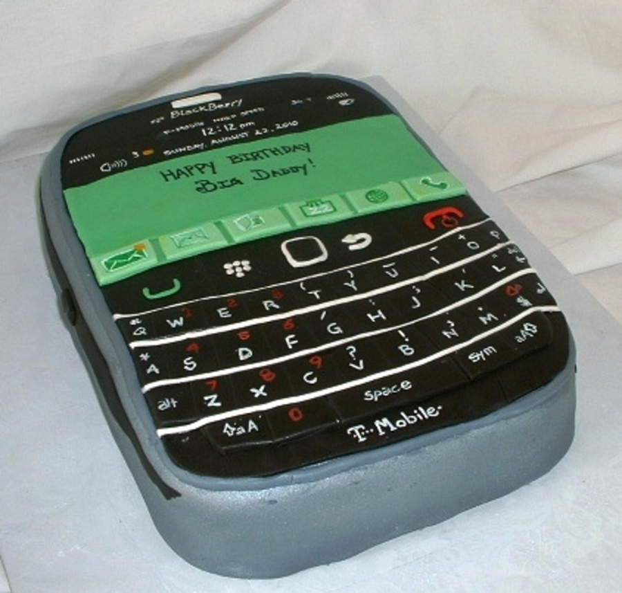 Smart Phone Cake - CakeCentral.com