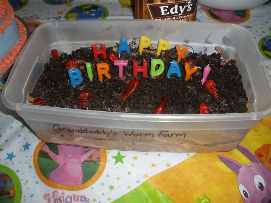 Granddaddy's Worm Cake - CakeCentral.com