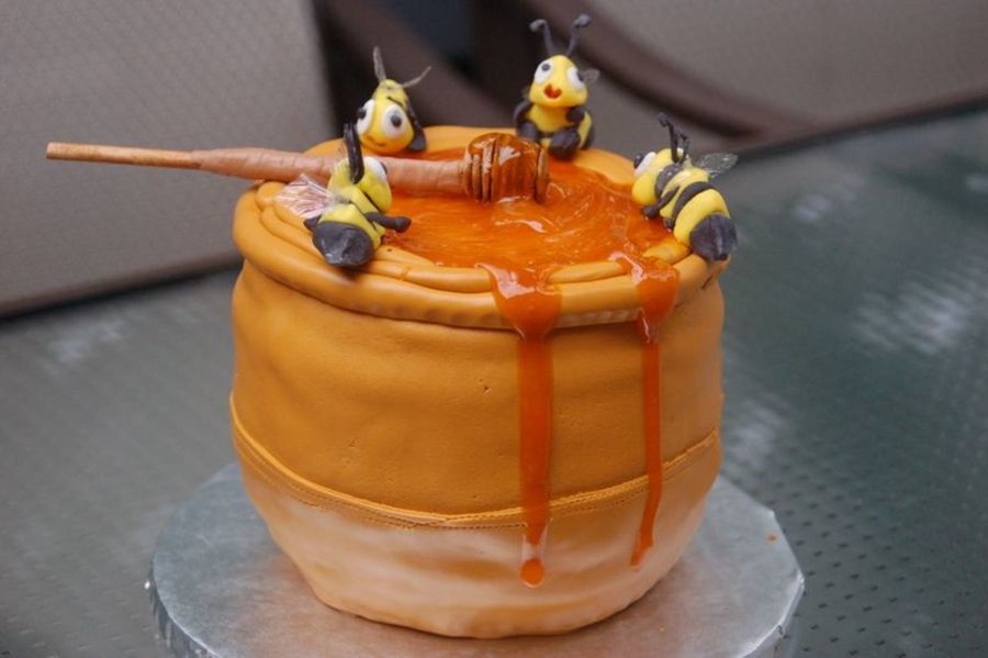 Honey Pot And Bee Cake - CakeCentral.com