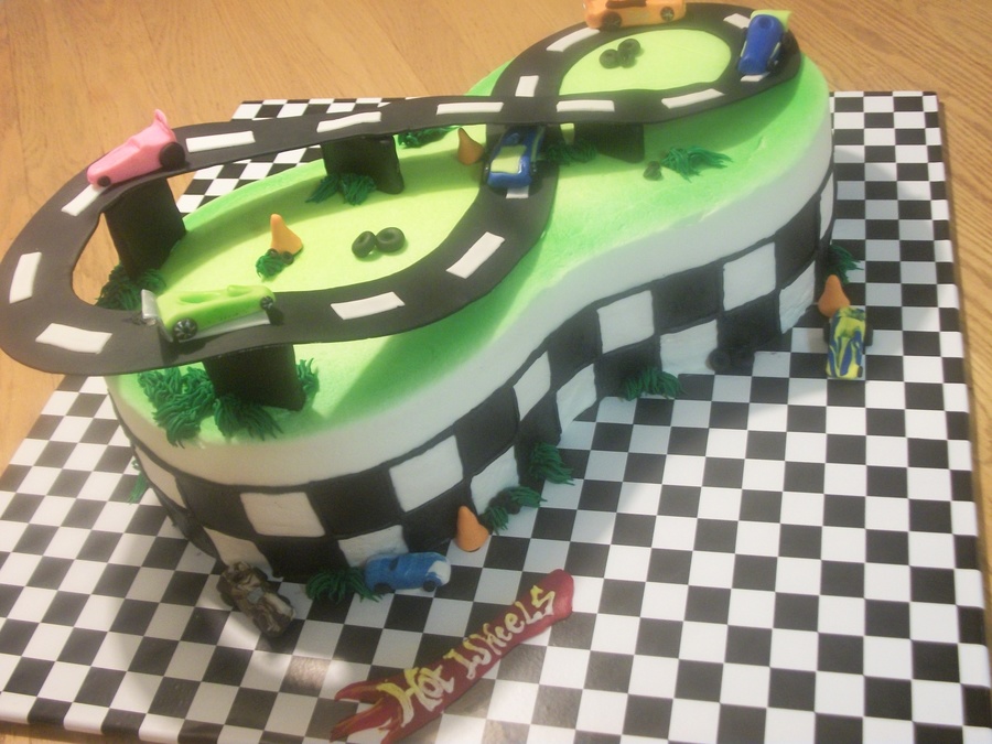 Race Track - CakeCentral.com