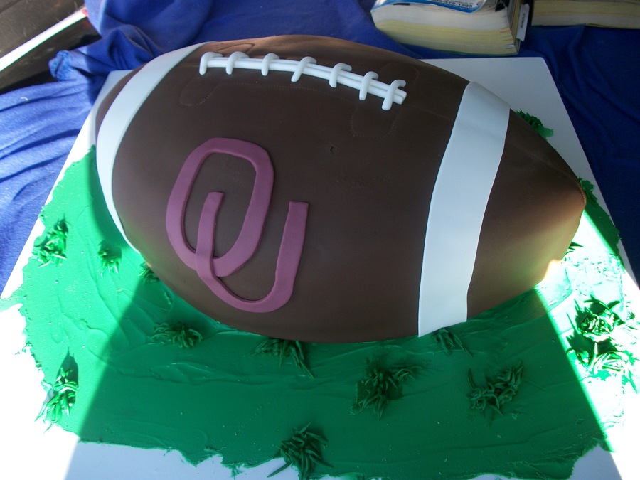 Ou Football - CakeCentral.com