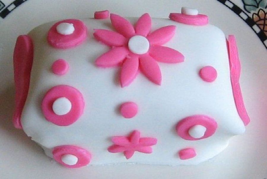 Fondant Mini Cake - CakeCentral.com
