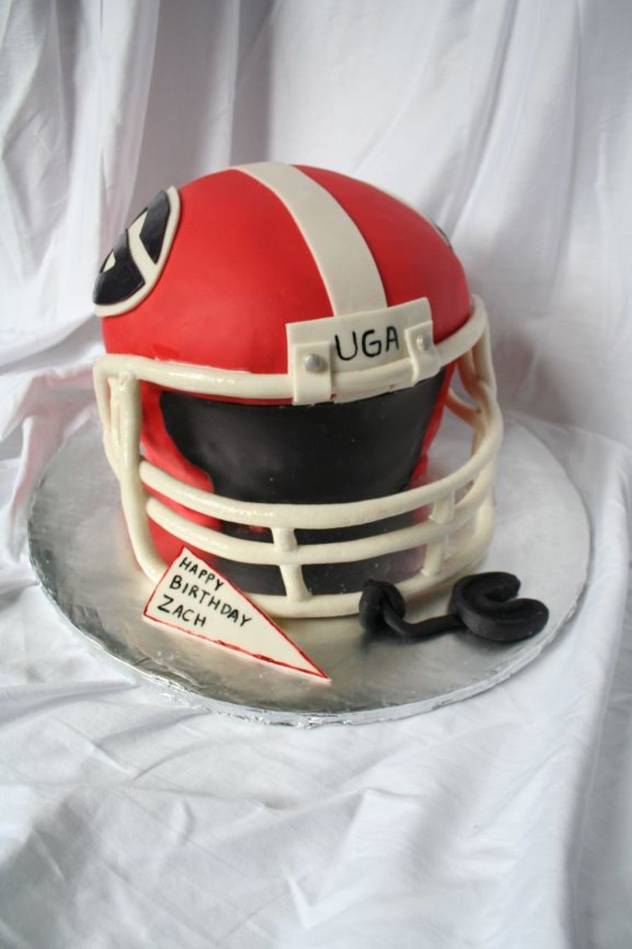 Uga Football Helmet - CakeCentral.com