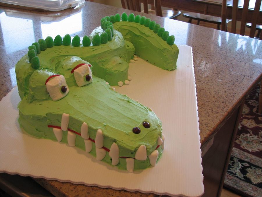 Alligator Cake - CakeCentral.com