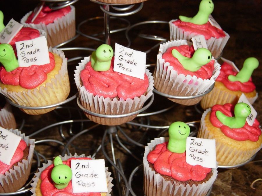 Worms - CakeCentral.com