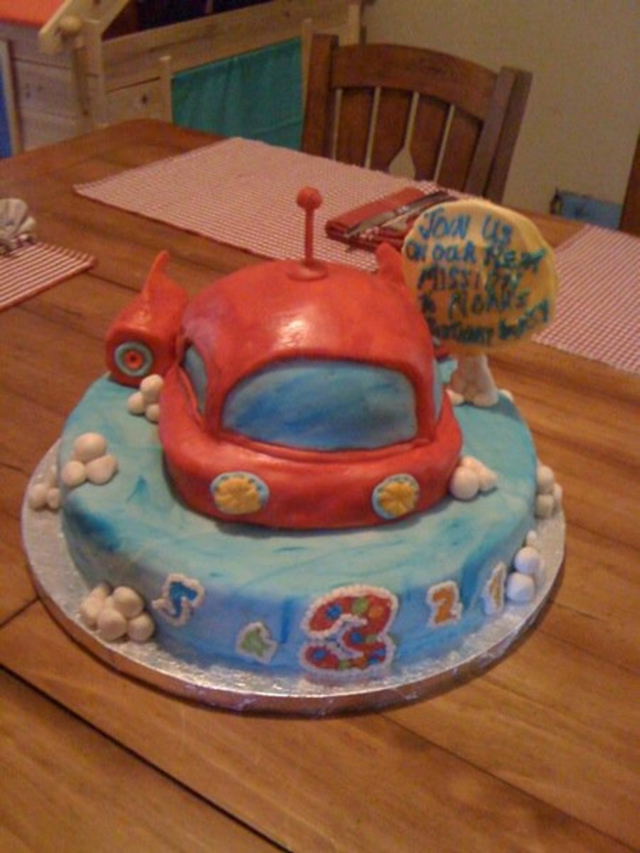 Little Einstein Rocket Ship - CakeCentral.com