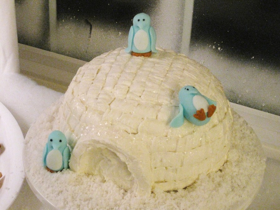 Penguin Igloo Cake - CakeCentral.com