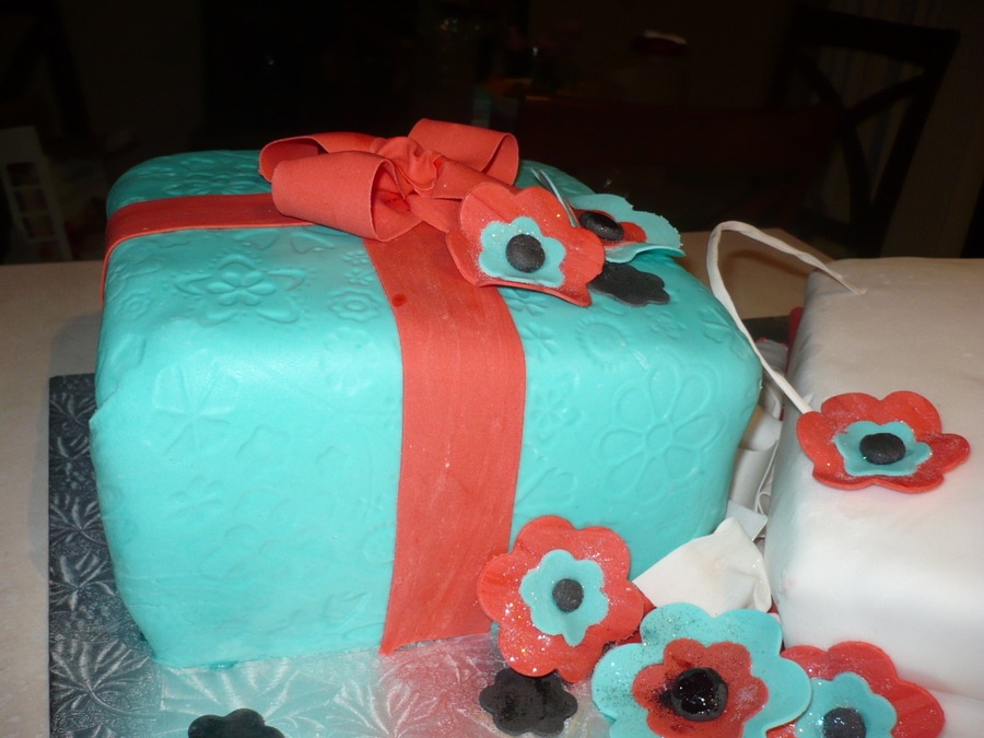 Lululemon Birthday Cake - CakeCentral.com