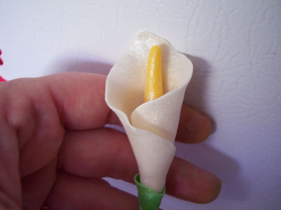 Calla Lilly - CakeCentral.com