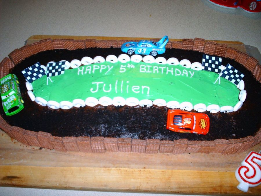 "cars" Race Track Cake - CakeCentral.com