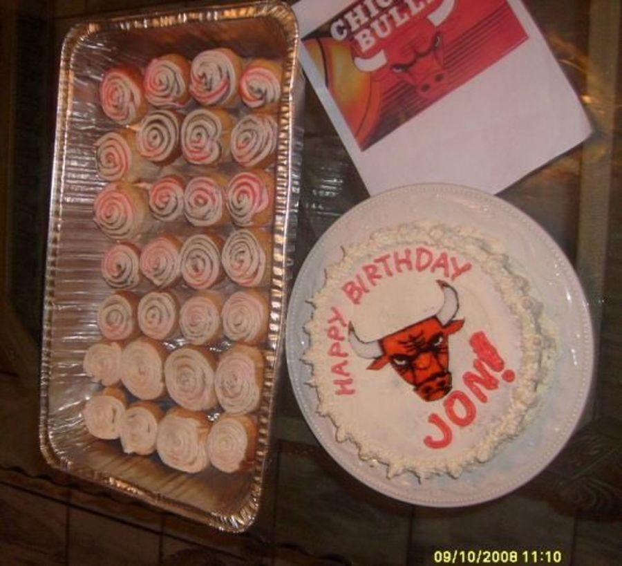Jon's Chicago Bulls Cake - CakeCentral.com