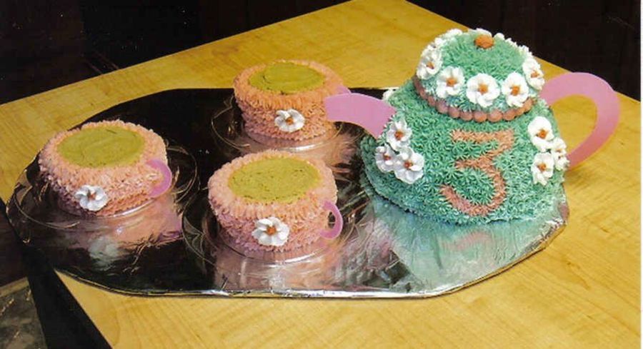 Teapot And Tea Cups Cake - CakeCentral.com