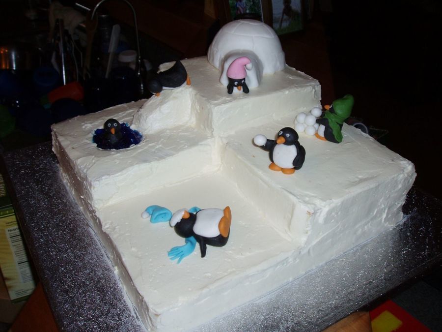 Trilevel Penguin Playground - CakeCentral.com