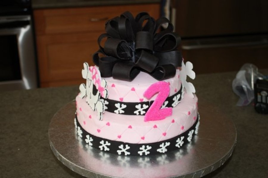 Pink Skull Cake - CakeCentral.com