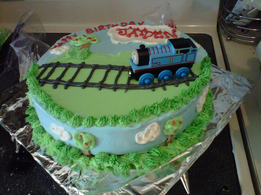 Thomas The Tank Engine - CakeCentral.com