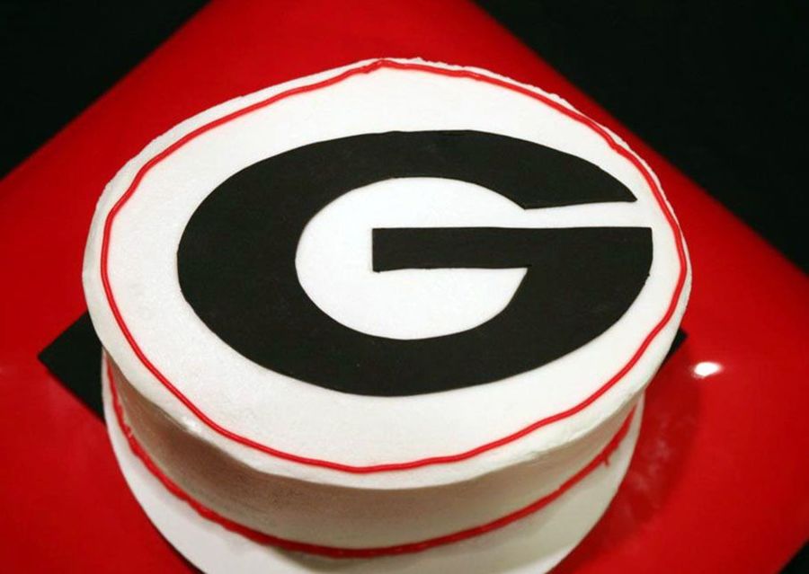 Uga Logo Cake - CakeCentral.com