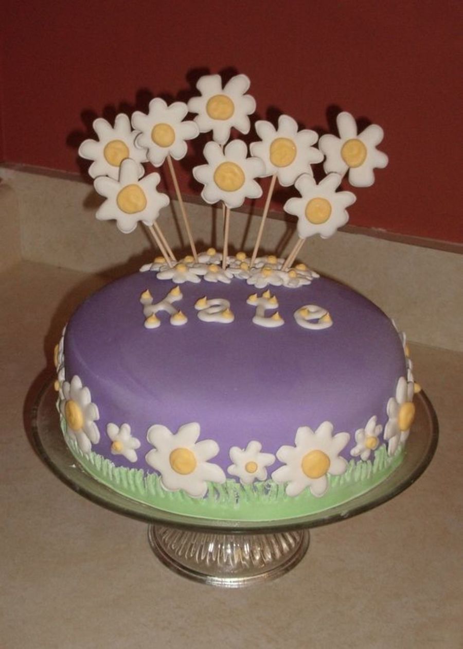 Daisy Cake - CakeCentral.com